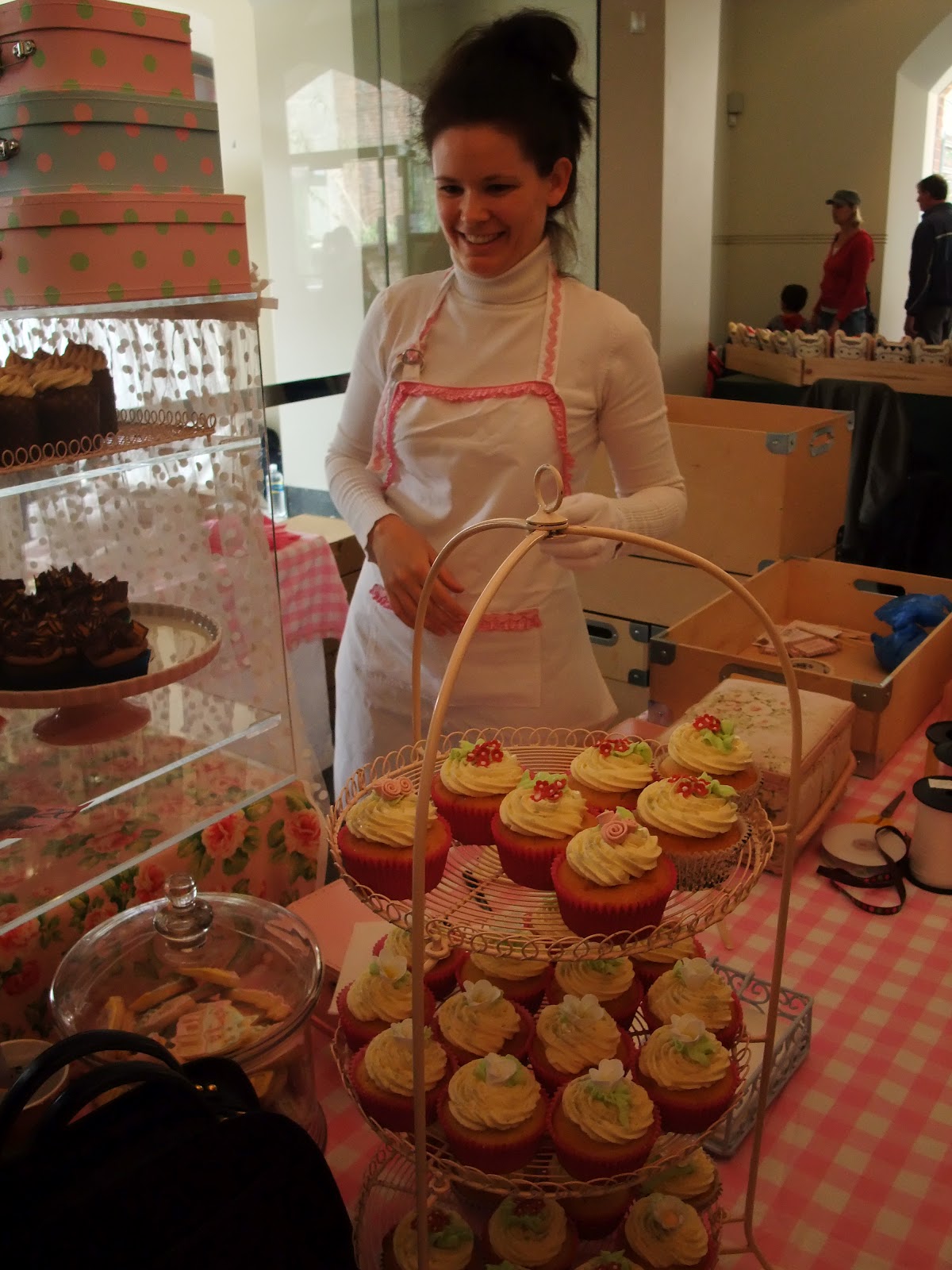 Sandy's Aussie Photoblog: Selling cupcakes at the Upmarket in Perth ...