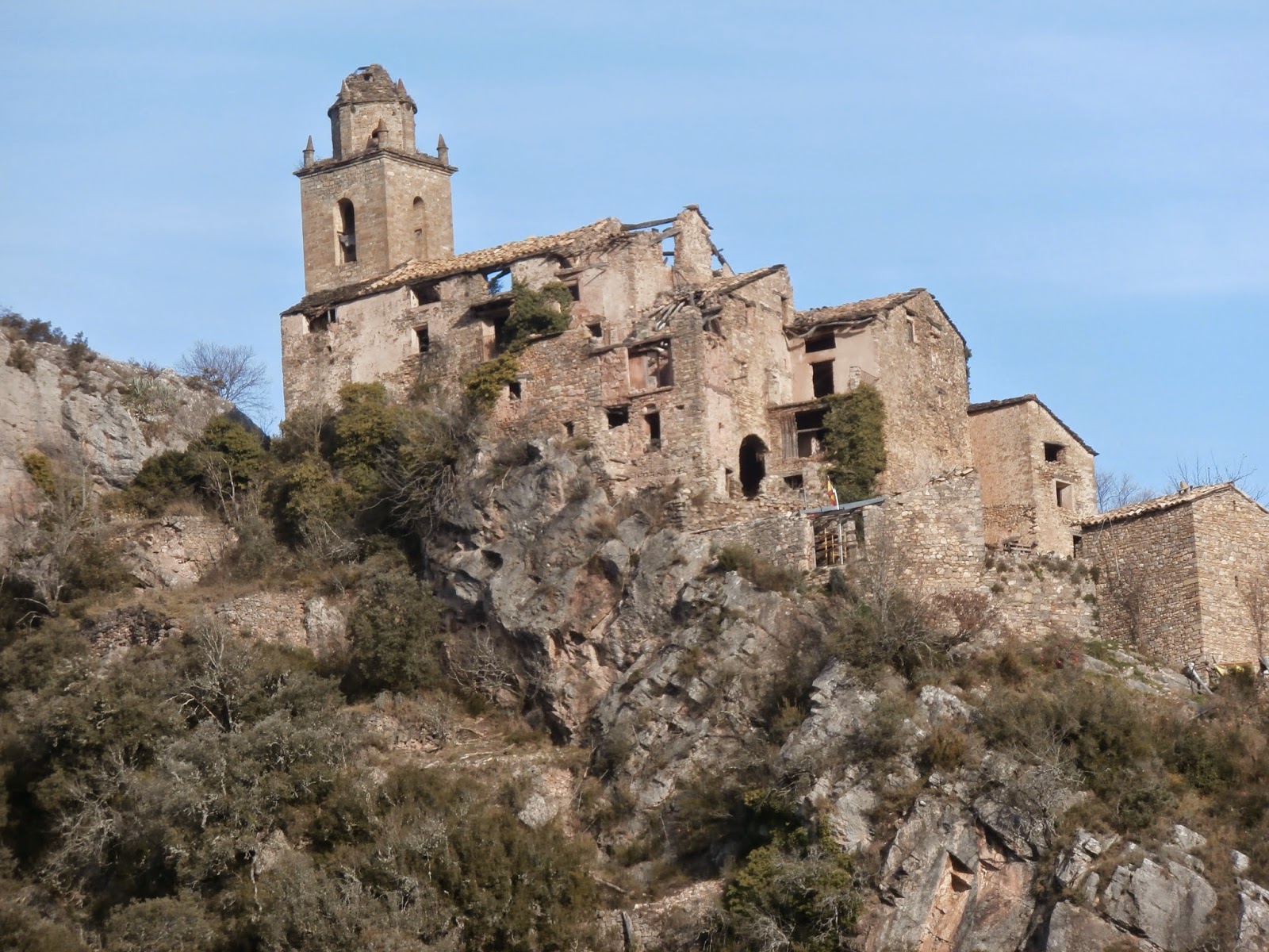 ARTÍCULOS, RESEÑAS LITERARIAS Y EXCURSIONES Carlos Bravo Suárez: DESDE ...