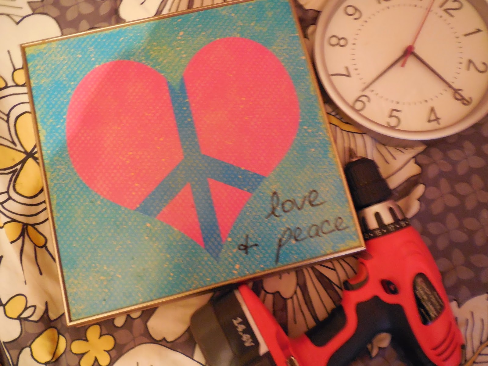 ThriftyTreeHuggary: Easy UPcycled Clock