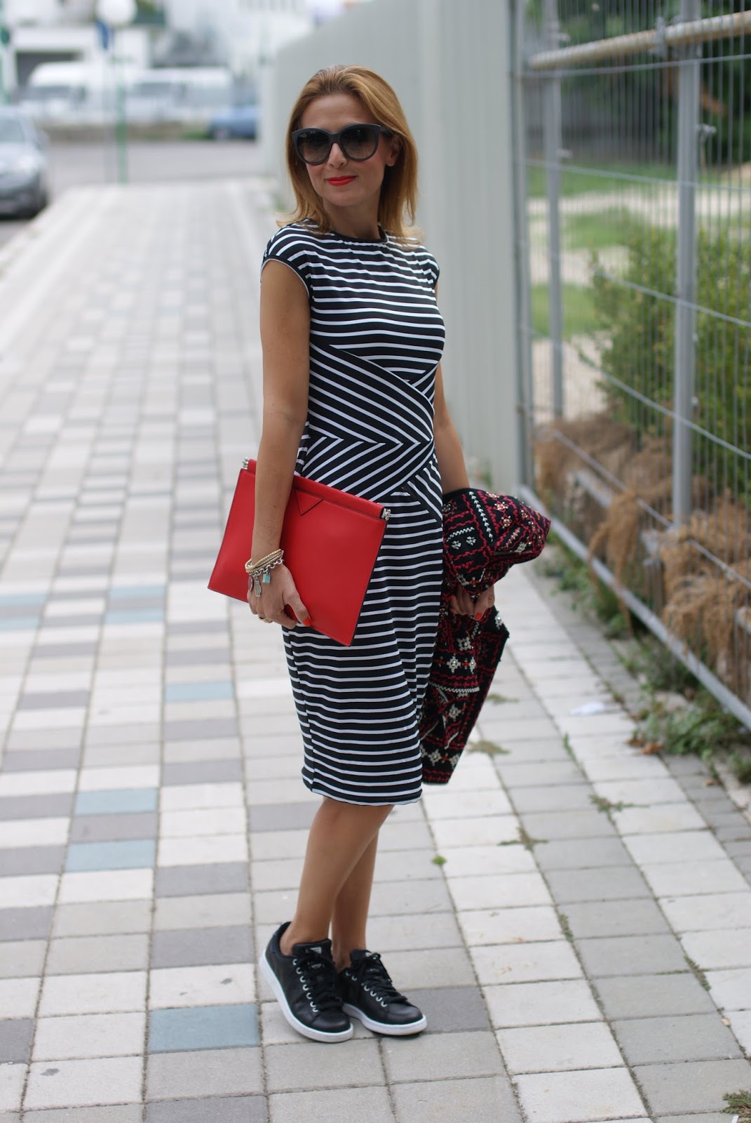 How to wear a striped bodycon dress | Fashion and Cookies - fashion and ...