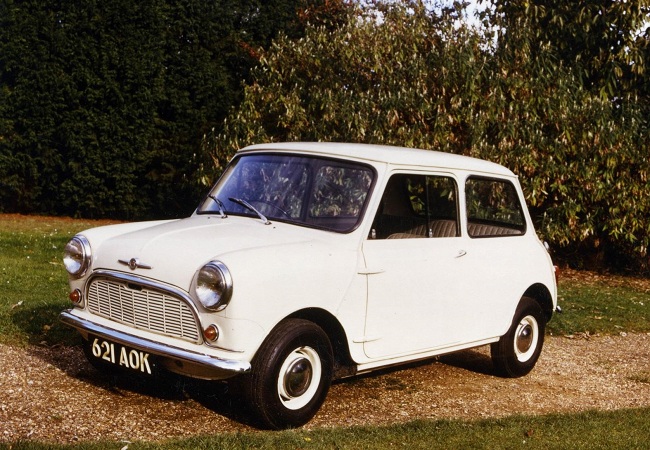 The Mini Classic - greatest British car of all time? | Carsfresh