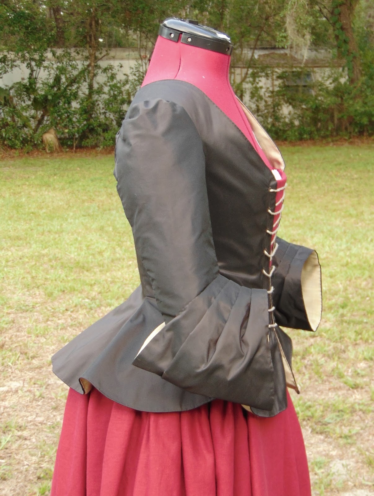 The Antique Sewist: 1760s Casaquin - Brown Silk & Winged Cuffs