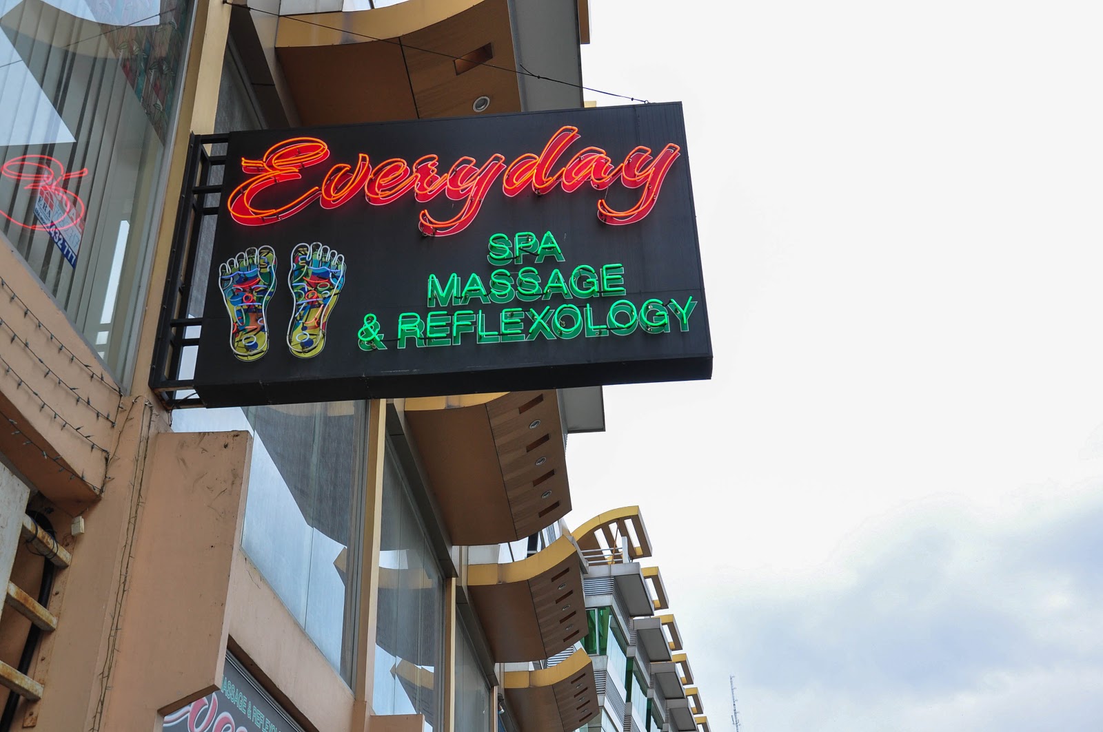 Aloha From Singapore!: 1 Hour younger in Batam!