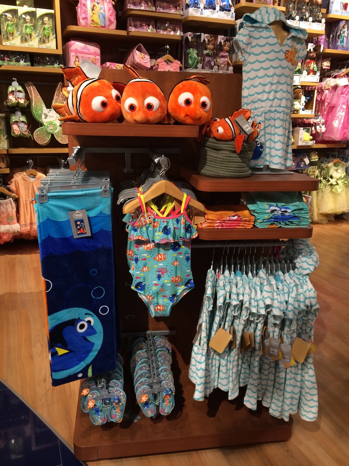 Dan the Pixar Fan: Events: Disney Store Finding Dory Merch Release ...