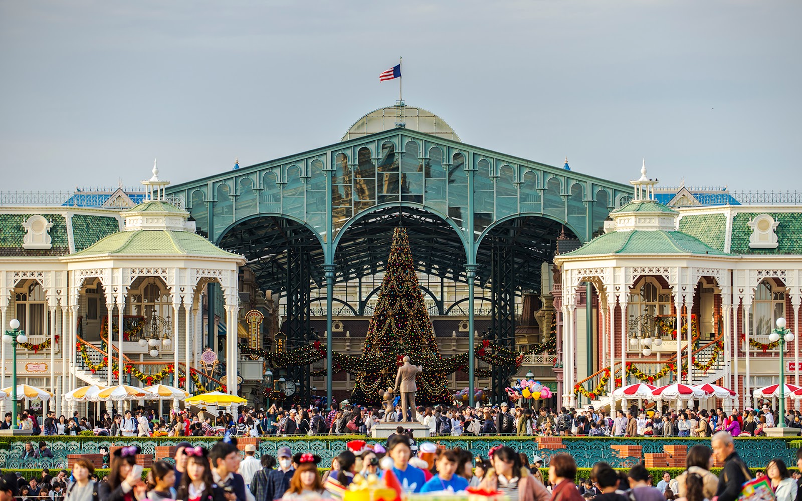 A World Bazaar Christmas