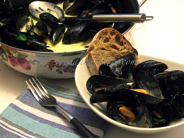 Bread and Butter....: Classic French mussels!