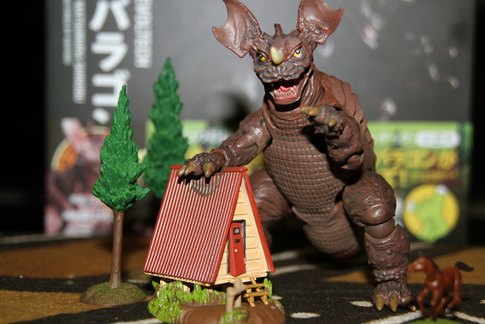 The Kaiju Planet: Kaiju Toy Review - Sci-Fi Revoltech Baragon