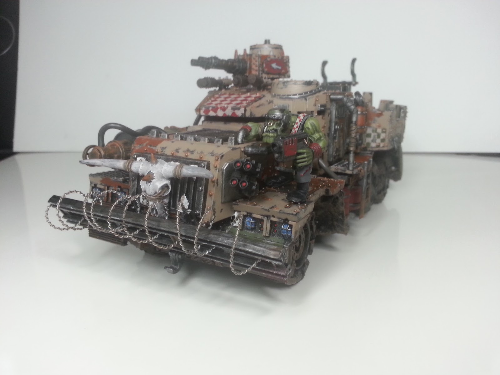 Shadowcl4w's Den: Ork customized Battlewagon - Done