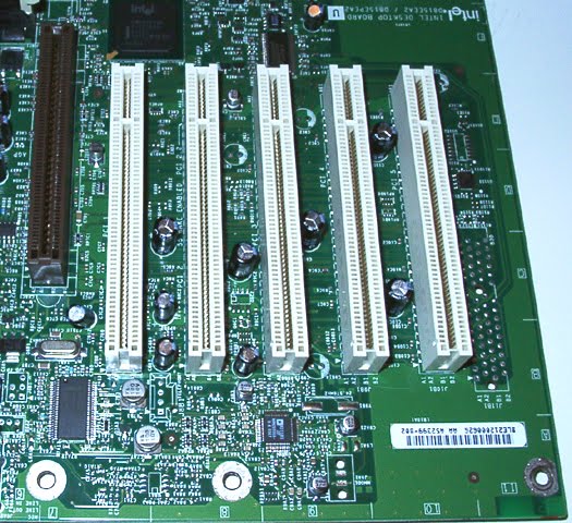 montaje y mantenimiento: RANURAS DE EXPANSIÓN PCI