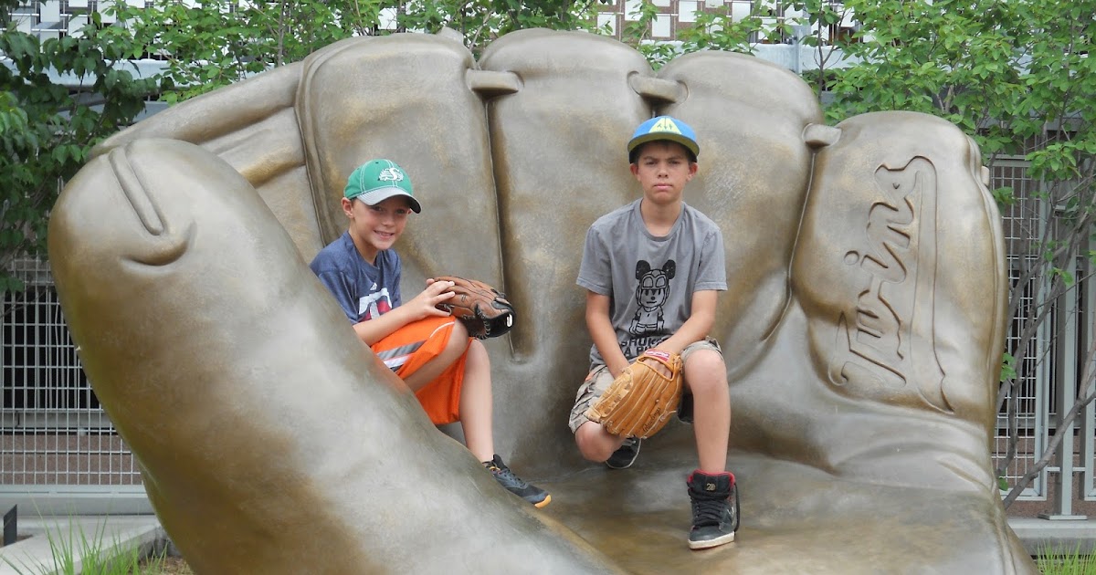 A GEEK DADDY: 7 GREAT MAJOR LEAGUE BASEBALL KIDS CLUBS