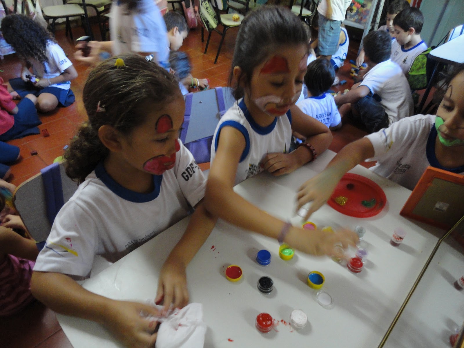 Brincadeiras de Professor: COM AS CORES DA ALEGRIA