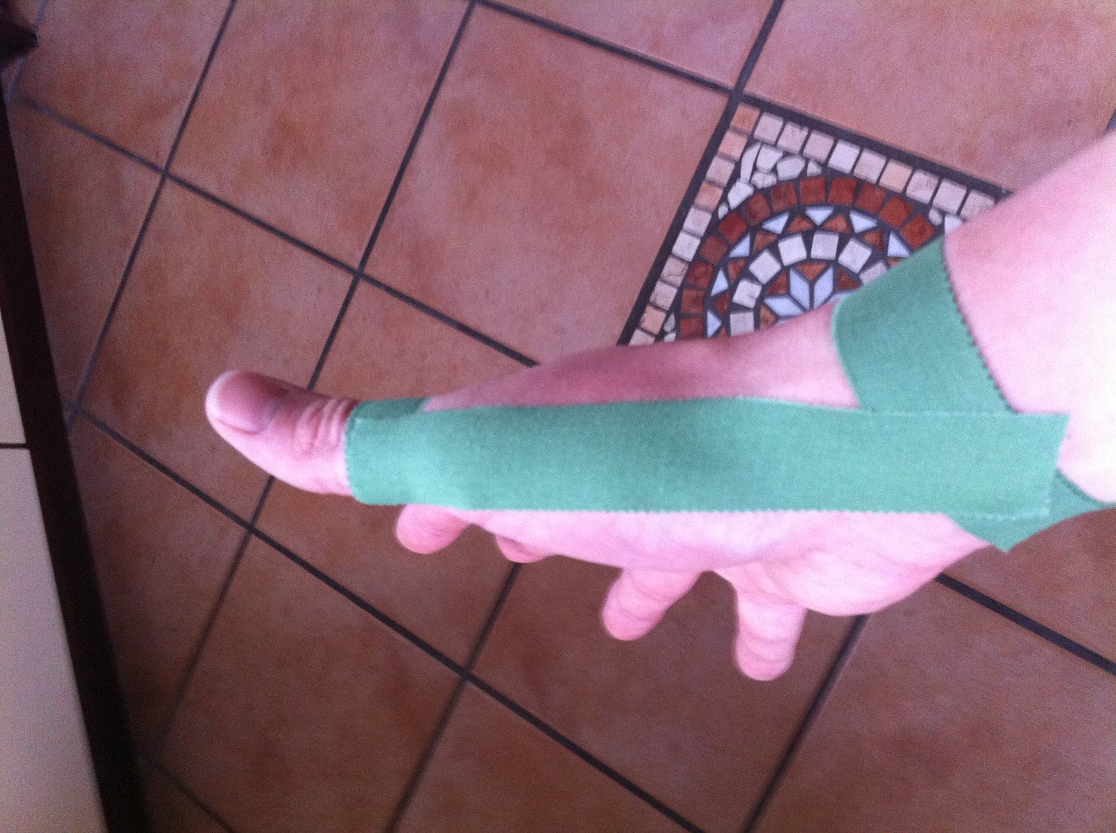 Blattschluss: 16. Februar 2012: Daumenkapsel geprellt - Richtig tapen