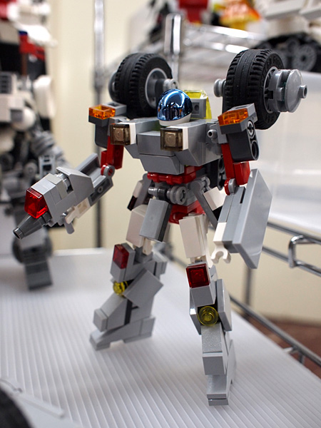 THE (unofficial) ROBOTECH REPORTER: LEGO MOSPEADA RIDE ARMOR IN JAPAN