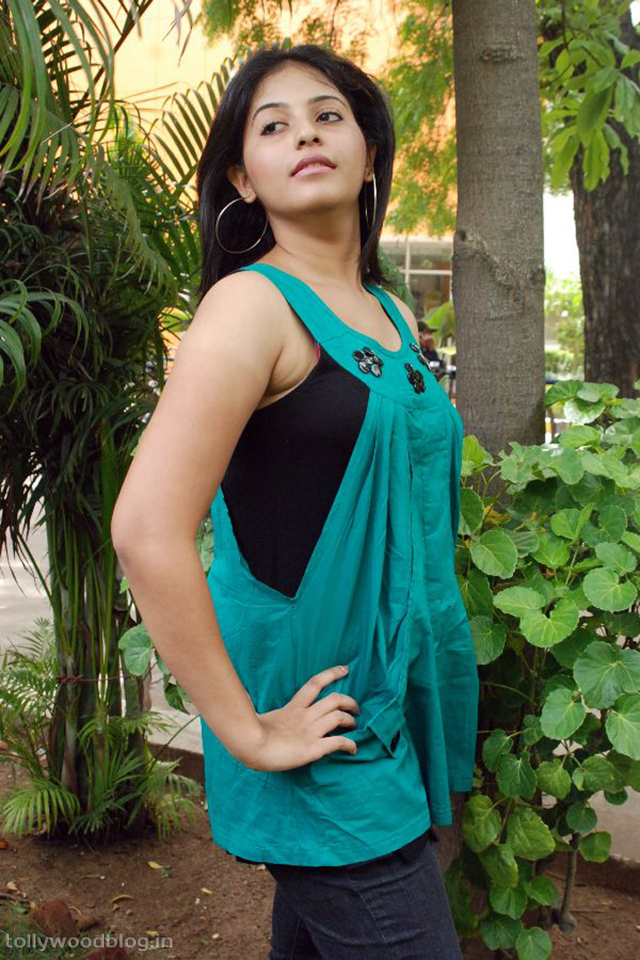 Actress Anjali New Photos, Anjali hot photoshoot stills