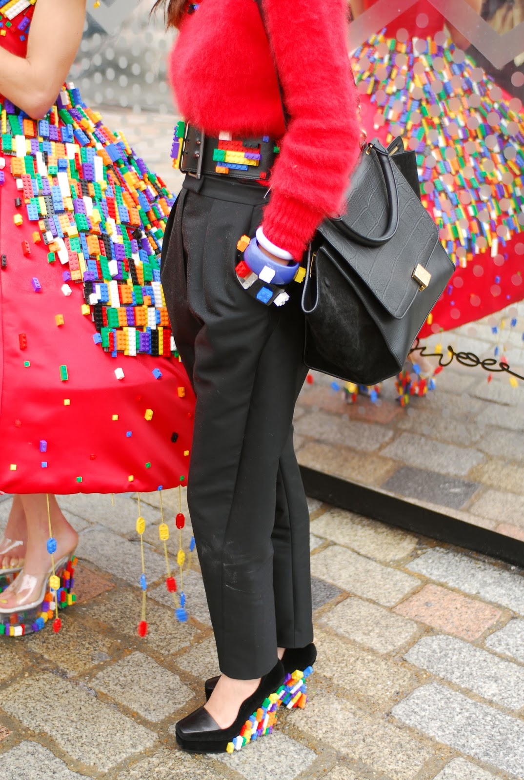 Cycle in Heels : THE LEGO DRESS FOR THE FASHION WEEK