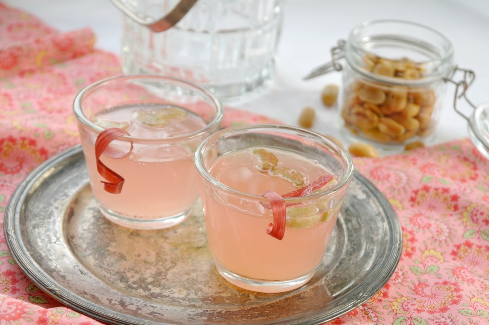 MÅRTENSSONS KÖK: En frisk drink med rabarber