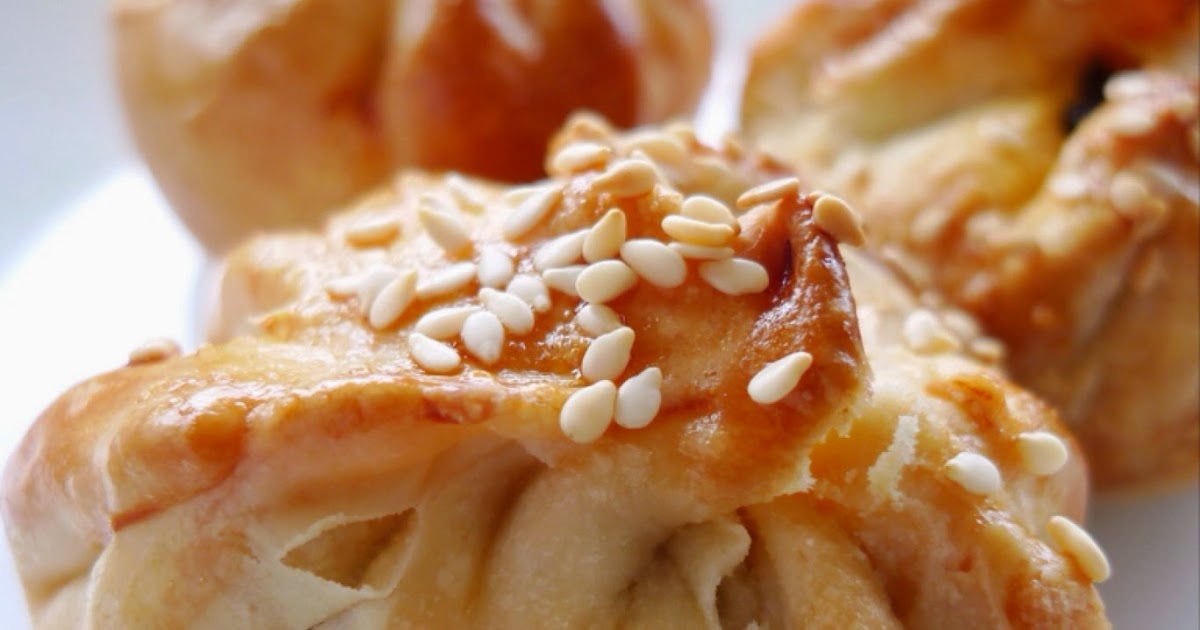 Minty's Kitchen: Baked Flaky BBQ Pork Buns / Siew Bao (烧包)