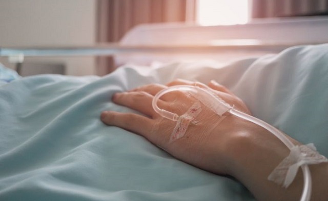 30 Foto Tangan di Infus Terbaru - Server Gambar