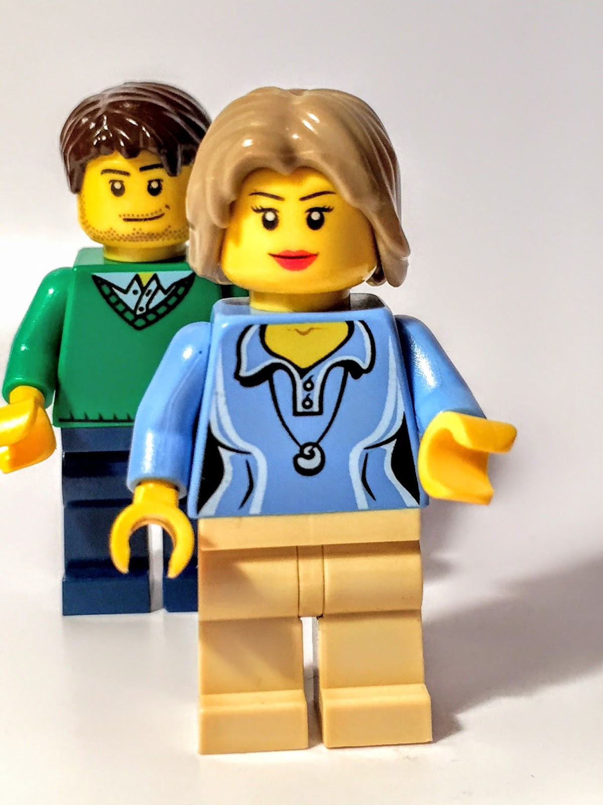 Lego Minifigure pictures: Lego City Minifigures From Car and Caravan ...