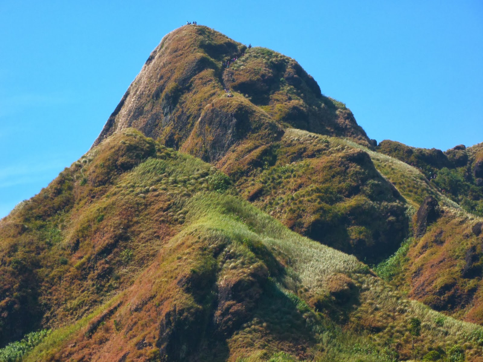 MT. BATULAO, BATANGAS: MY FIRST NIGHT TREK - Lakwatserong Tsinelas