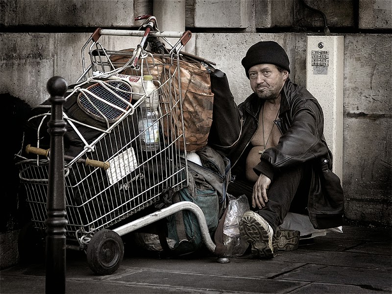 -Imposible hasta las siete.