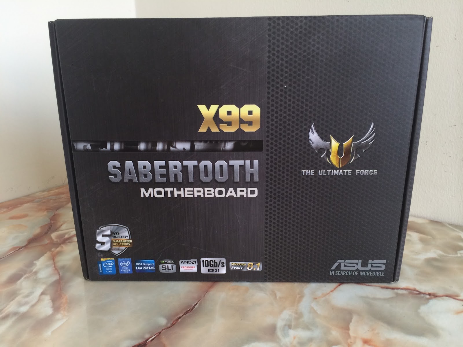 Unboxing & Review: ASUS Sabertooth X99