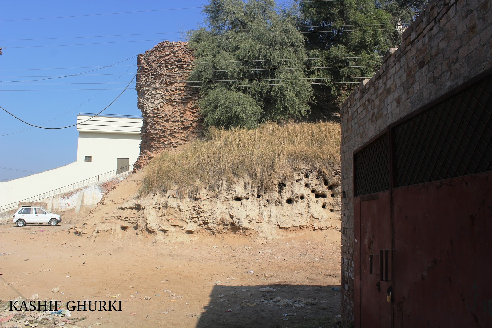 DIPALPUR CITY: Some remaining parts of the Depalpur fort