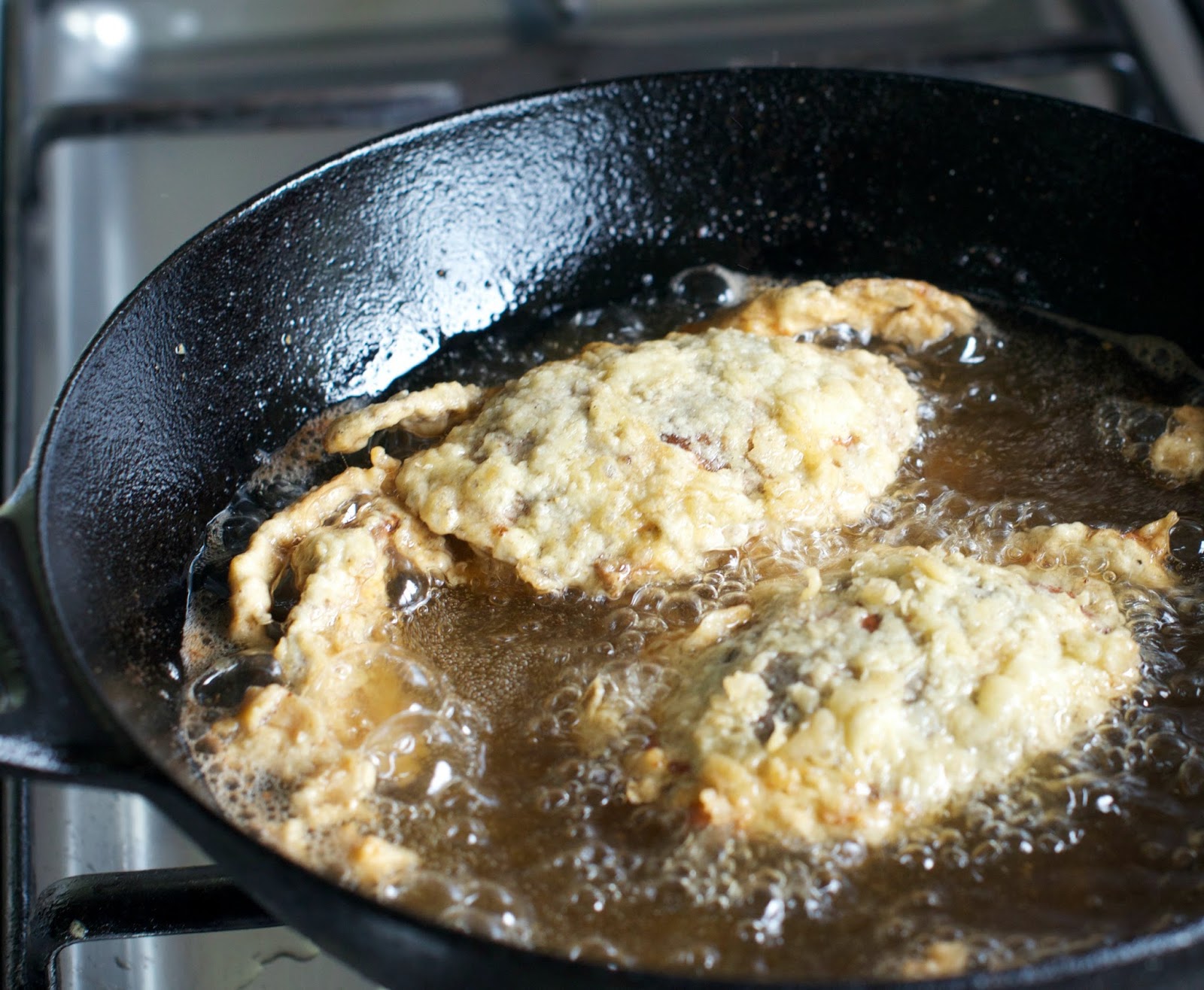 Indonesian Medan Food: Kepiting Soka ( Soft Shell Crab with Salad )