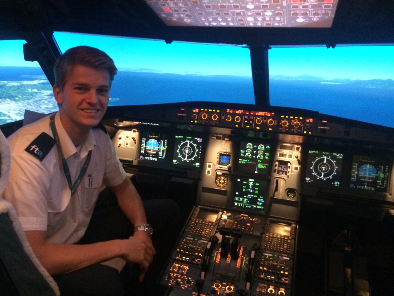 Blog van Tom de Waart: A320 Simulator Multi Crew Coordination