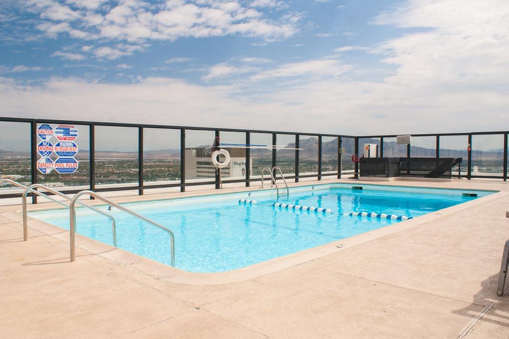 Las Vegas Hotels: Four Queens Hotel and Casino