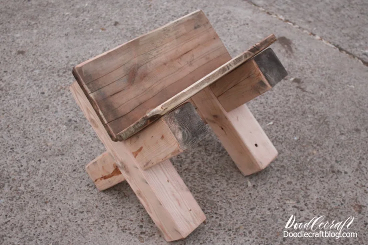 DIY: Build a Wood Manger for a Nativity Prop or Decoration