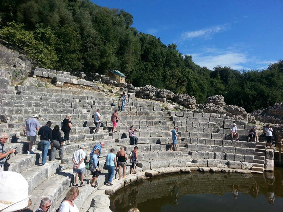 ALBANIA_ILIRE_PELLAZGE: AMFITEATER _ ETIMOLOGJI