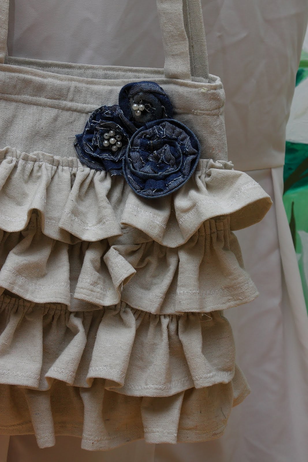 M Group Retail: Making a Ruffled Bag