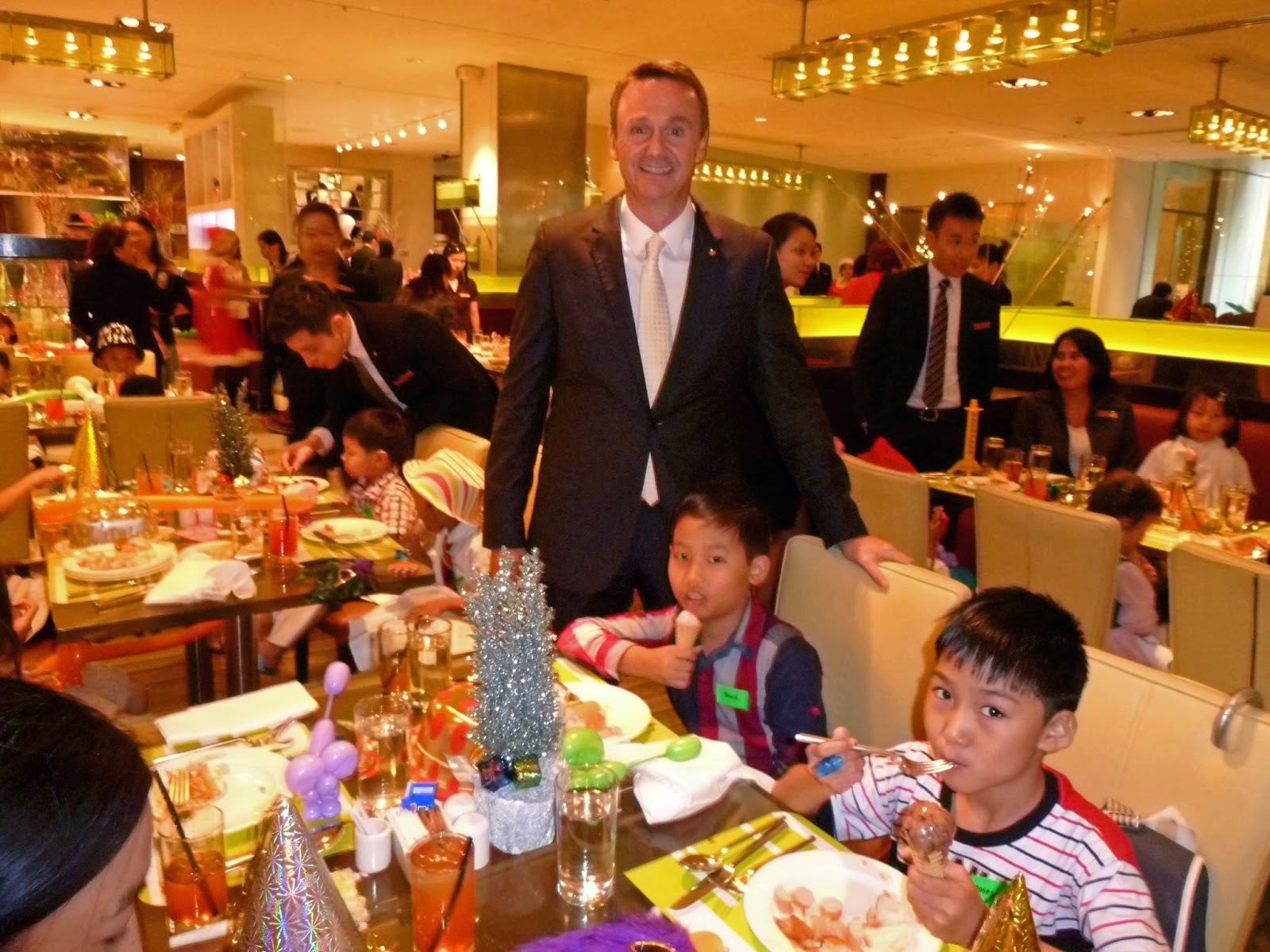 Kee Hua Chee Live!: PART 1 OF 2; SHANGRI-LA KUALA LUMPUR HOPES TO RAISE ...