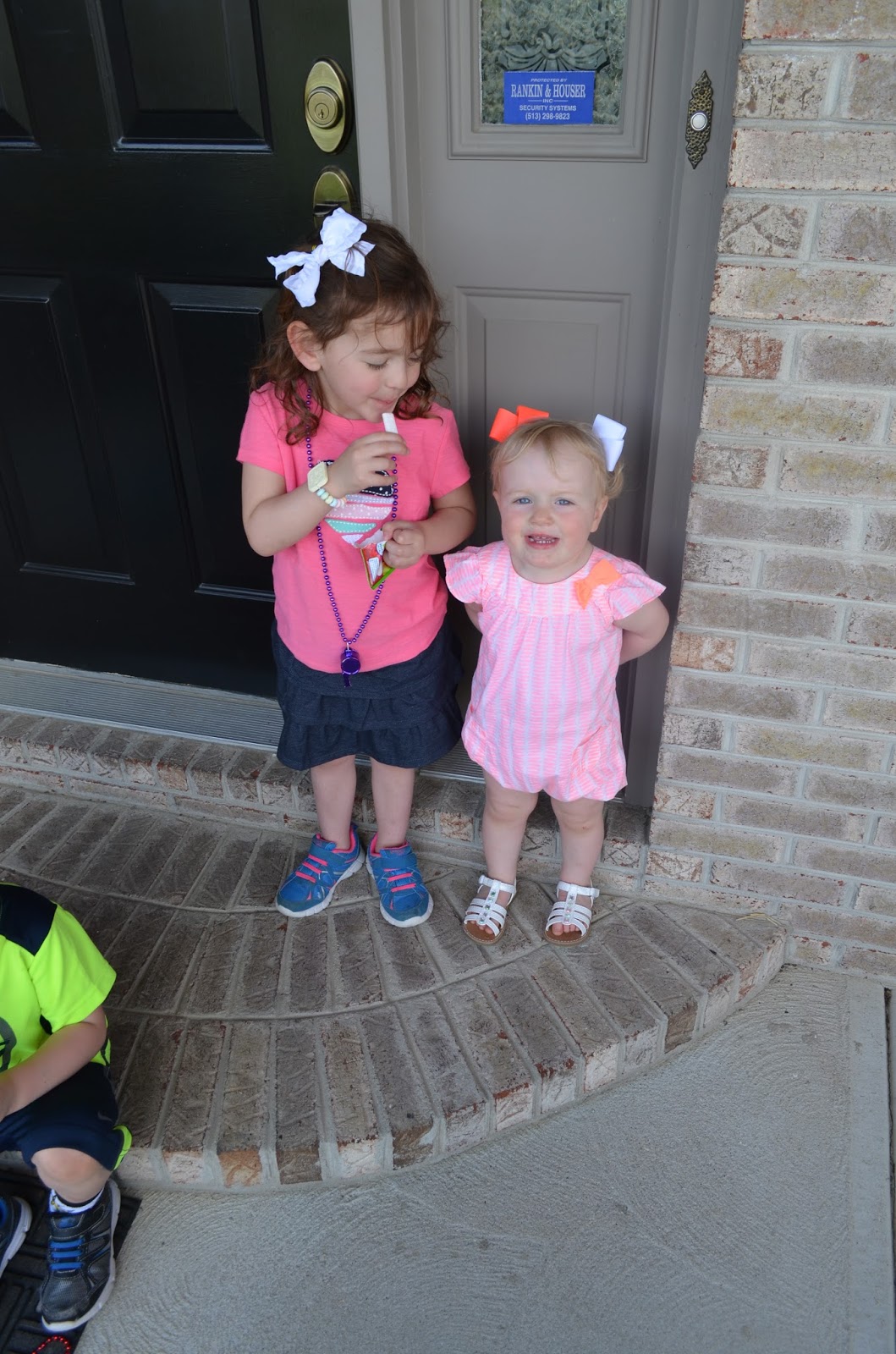 Hudson & Adley's (Neighbor) Hood Life: Easter Weekend!