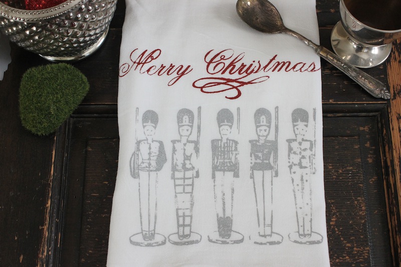 MODERN VINTAGE MARKET: 2012 Holiday Kitchen Towels {part 2}
