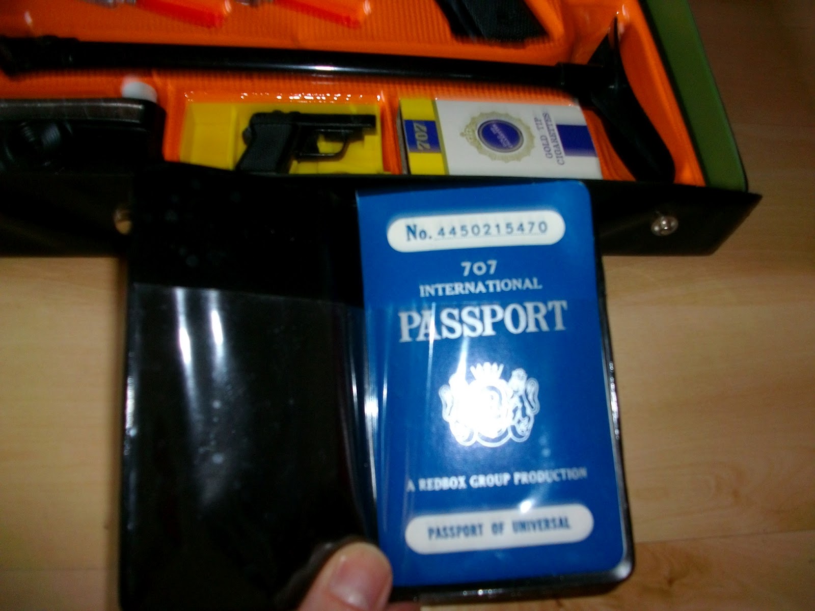 CODE NAME SPY TOY: REDBOX SPECIAL AGENT 707 WEAPON CASE'S