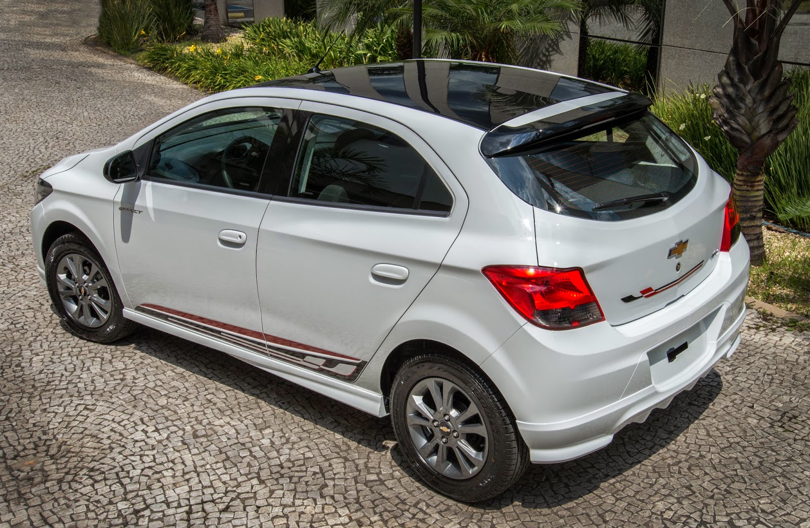 racionauto-chevrolet-lan-a-onix-effect