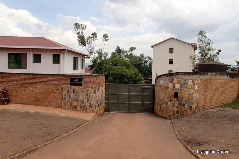 Living the Dream...: Sunday, October 30, 2016 (Travel to Solace Guest ...