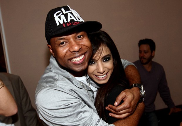 Famosos vão a show de Buchecha com participação da funkeira MC Anitta ...