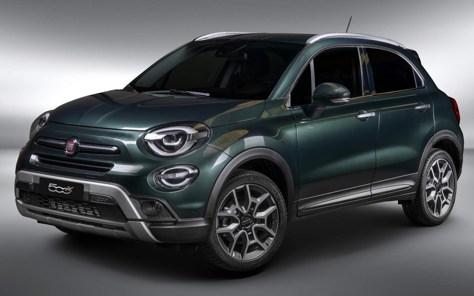 Fiat 500 é mostrado em versão Sport e SUV Diesel em SP