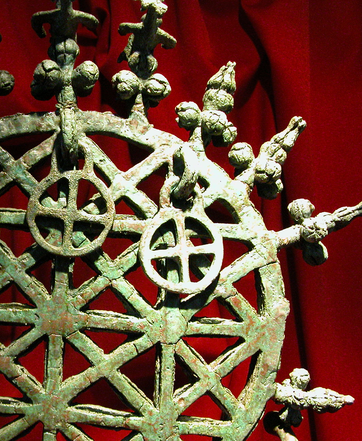 TARİH VE ARKEOLOJİ: GÜNEŞ KURSU VE TANRI / SUN DİSC-TENGRİ