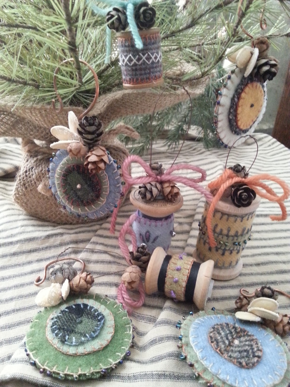 BRIAR COTTAGE STUDIO: Spool Ornaments