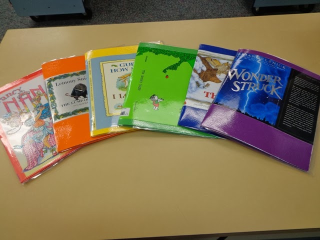 La Vida Betsy: Book Cover Folders