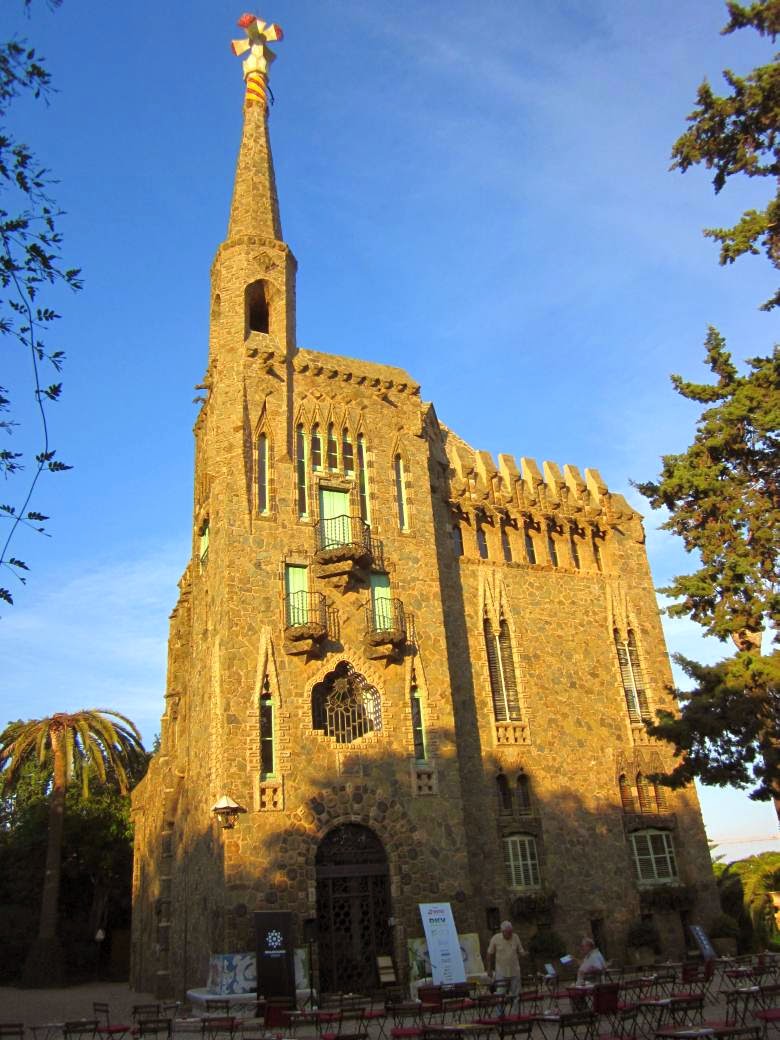 BARCELONA GAUDI: TORRE BELLESGUARD ~ Beautiful places of Barcelona and ...