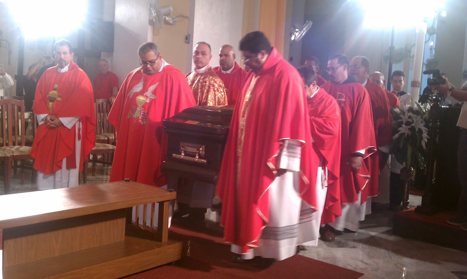 Tu Fe a Diario: "El entierro es en el corazón de cada puertorriqueño"