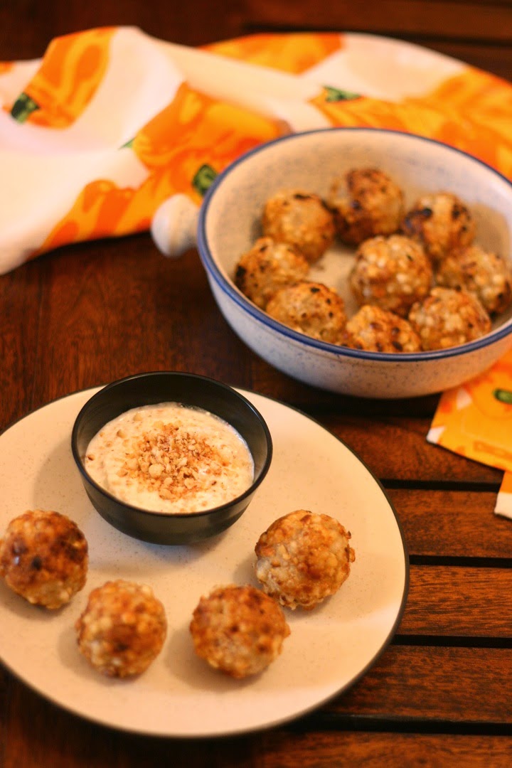 Nan's yum-yums!: Sabudana Fritters and Yogurt Peanut Dip | Sago Vada ...