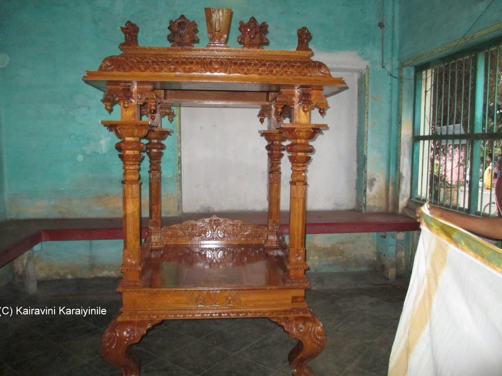 Kairavini karaiyinile - திரு அல்லிக்கேணி குளக்கரையோரம்: 'mancham' for ...