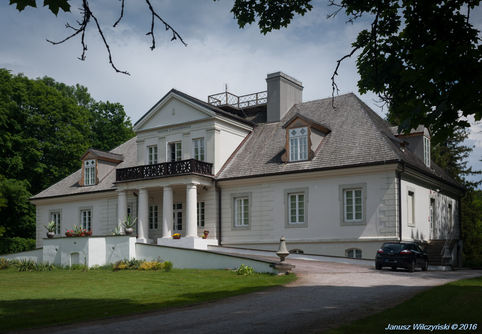 Melting Pot of Cultures / Na styku kultur: Romanów, the family estate ...