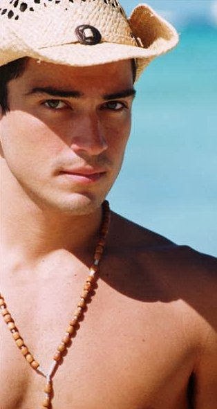 RBD: Fotos de Miguel Arango(Alfonso Herrera)